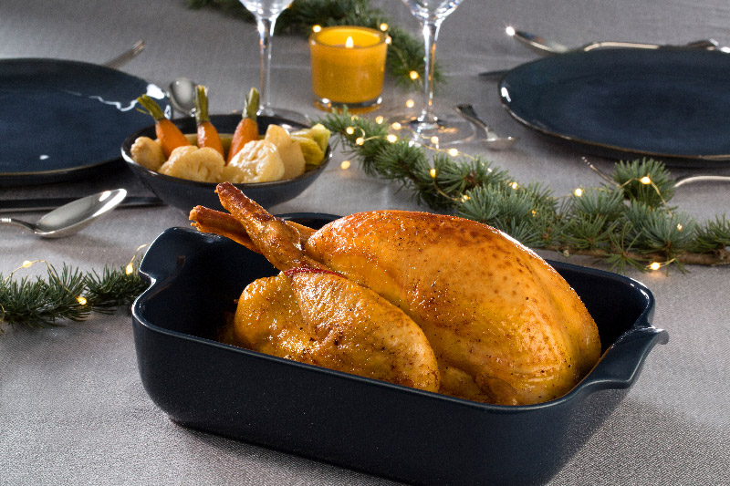 Poularde rôtie aux morilles, pommes de terre grenailles et marrons ...